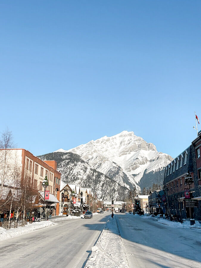Moose Hotel & Suites Banff – Full Review, Pros & Cons (2025)
